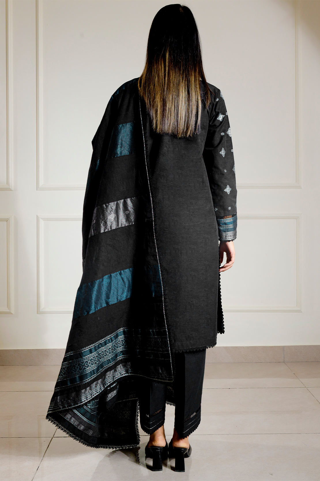 Lawn 2025 Collection – Saya